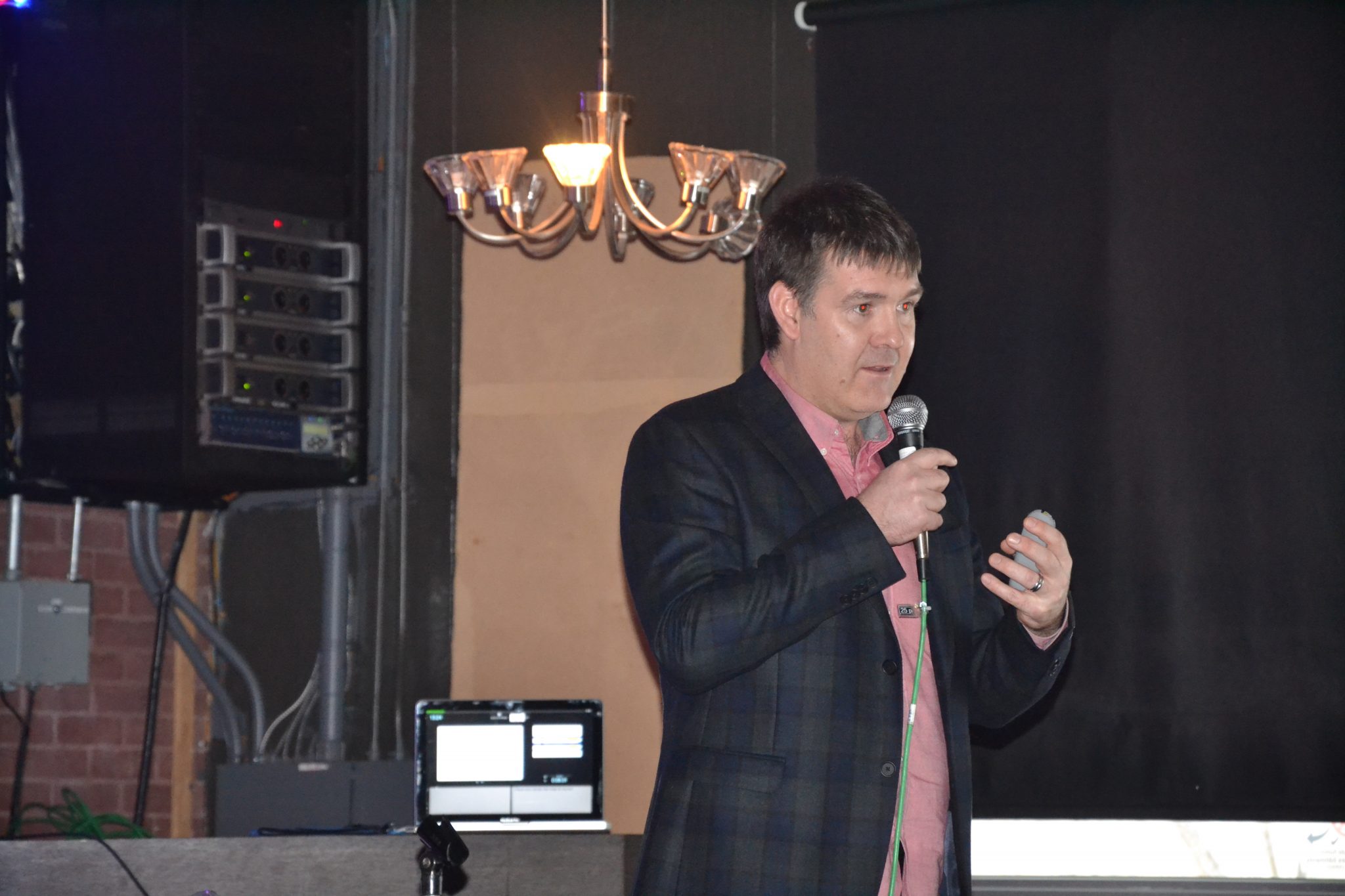 Conférence d’Éric Bouchard, l’anglicisation, une question de nombres et ...